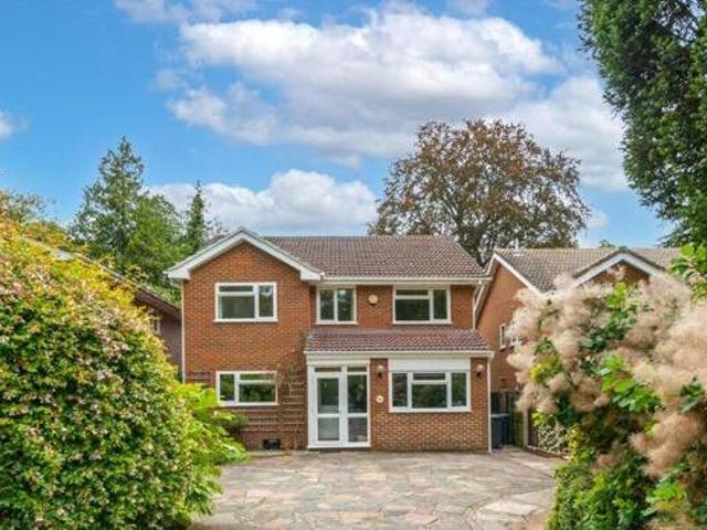 Park Road, Kenley, 4 Bedroom Detached