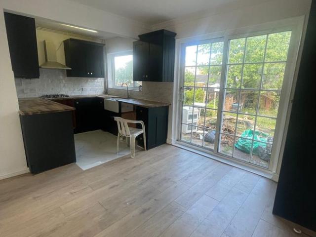 Park Road, Hemel Hempstead HP1, 3 bed semi detached house to rent, £2,200 pcm | PrimeLocation