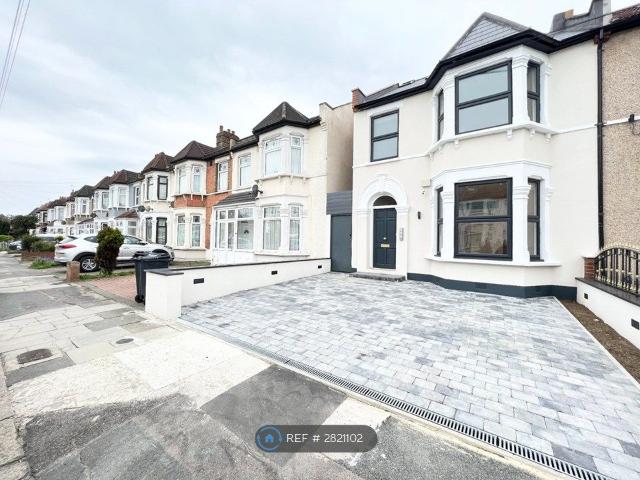 Park Road, Ilford IG1, Room to rent, £1,100 pcm | PrimeLocation