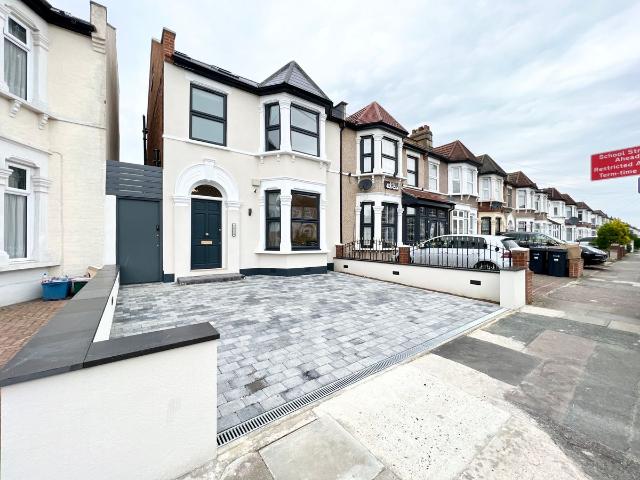 Park Road, Ilford IG1, Room to rent, £1,050 pcm | PrimeLocation