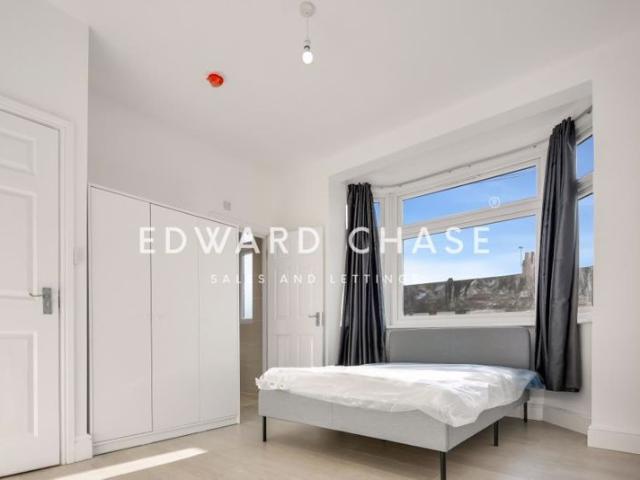 Park Road, Ilford IG1, Room to rent, £800 pcm | PrimeLocation
