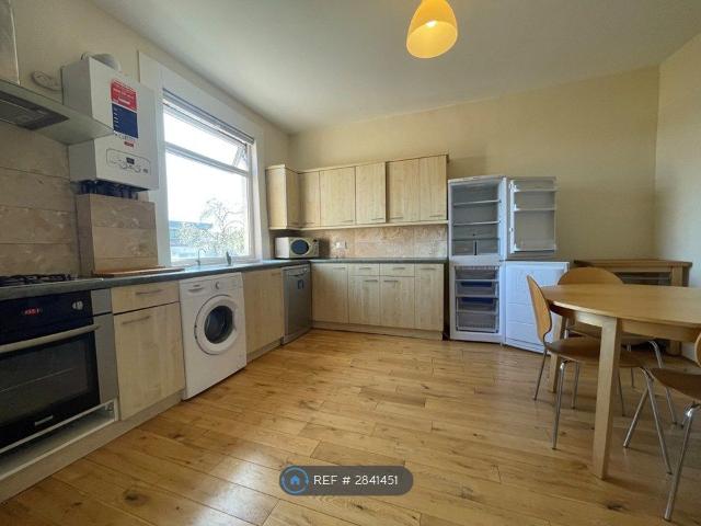 Park Road, London N11, 3 bed maisonette to rent, £2,200 pcm | PrimeLocation