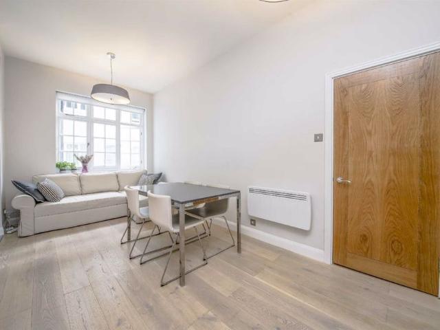 Park Road, London, NW1 4SN