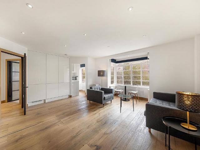 Park Road, London, NW1 Studio to rent £2,600 pcm £600 pw