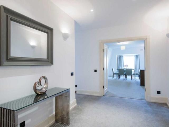 Park Road, London NW8 5 bed penthouse to rent £9,100 pcm £2,100 pw