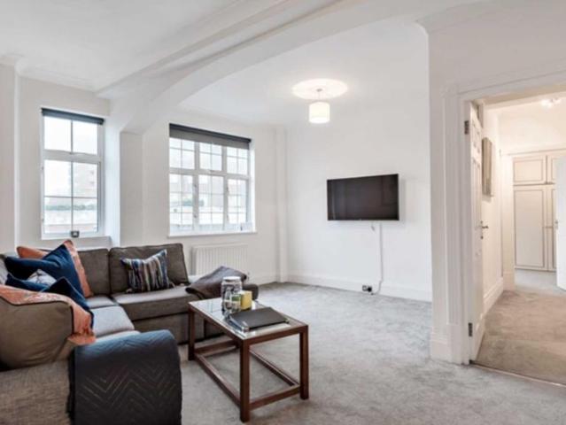 Park Road, London NW8 2 bed flat to rent £4,181 pcm £965 pw