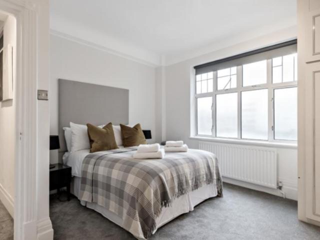 Park Road, London 2 bed apartment to rent £4,182 pcm £965 pw