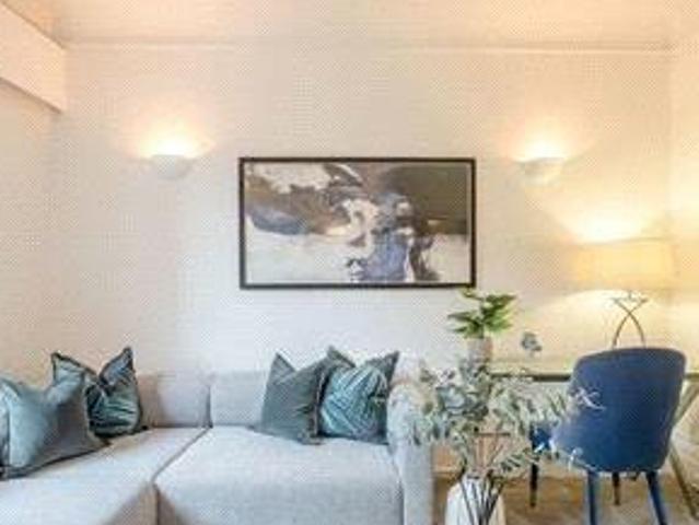 Park Road, London, 2 Bedroom Apartment