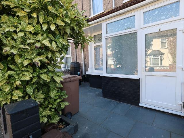 Park Road, Leyton E10, 4 bed terraced house to rent, £2,600 pcm | PrimeLocation