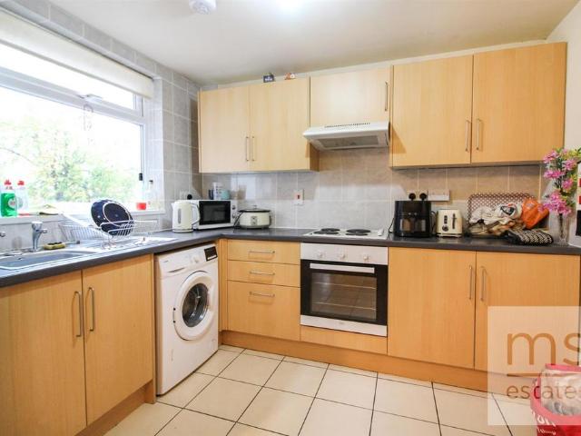 Park Road, Nottingham NG7 3 bed terraced house to rent £1,391 pcm £321 pw