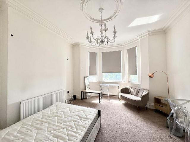Park Road, Nottingham NG7, 1 bed flat to rent, £1,200 pcm | PrimeLocation