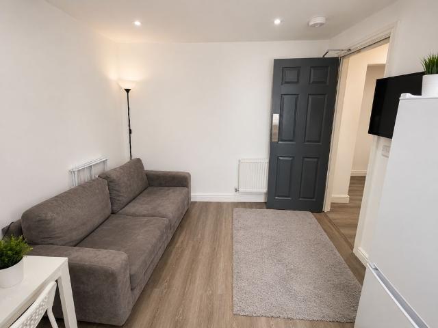 Park Road, Nottingham NG7, 2 bed flat to rent, £628 pcm | PrimeLocation