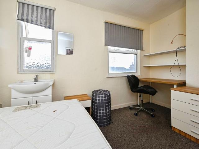 Park Road, Nottingham NG7, Room to rent, £400 pcm | PrimeLocation