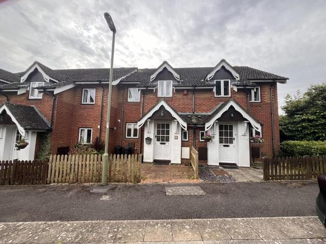 Park Road, New Milton, Hampshire, BH25 3 bed terraced house to rent £1,550 pcm £358 pw