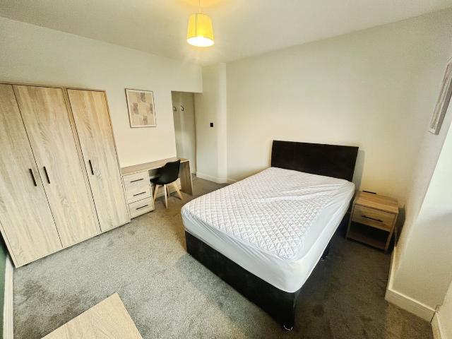 Park Road, Springfield, Wigan WN6, Room to rent, £600 pcm | PrimeLocation