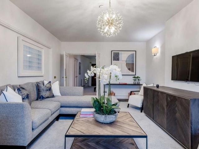 Park Road, St John's Wood, NW8 4 bed apartment to rent £9,338 pcm £2,155 pw
