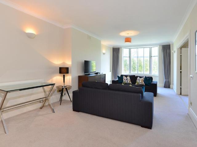 Park Road, St Johns Wood, NW8 5 bed flat to rent £9,512 pcm £2,195 pw