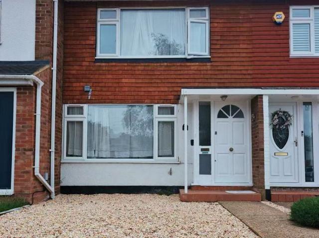 Park Road, Stanwell TW19, 1 bed terraced house to rent, £2,300 pcm | PrimeLocation