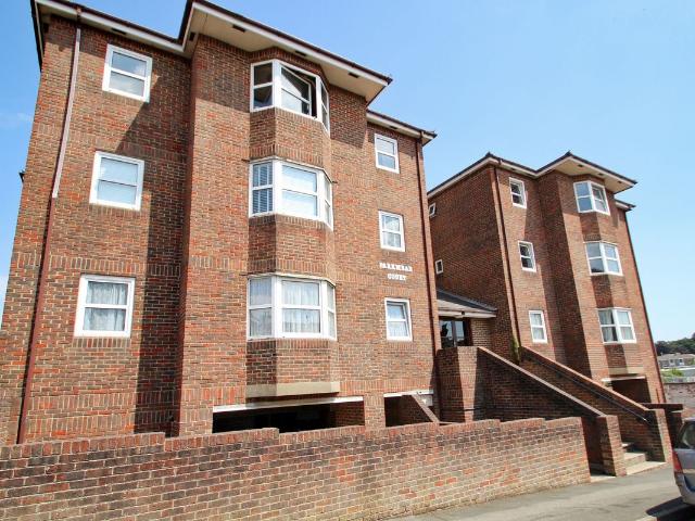 Park Road, Parkmead Court Park Road PO33, 2 bed flat to rent, £850 pcm | PrimeLocation