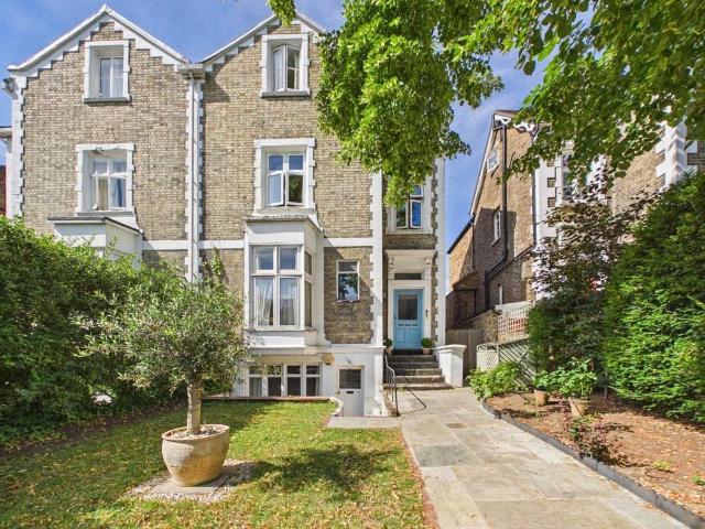 Park Road, Richmond 2 bed apartment to rent £2,250 pcm £519 pw
