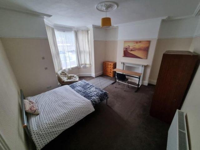 PARK ROAD WEST 6 bed house share to rent £2,910 pcm £672 pw