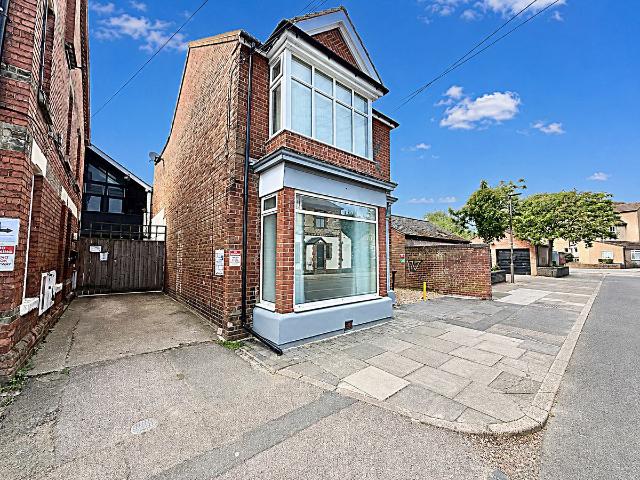 Park Road West, Bedford MK41, 1 bed flat to rent, £950 pcm | PrimeLocation