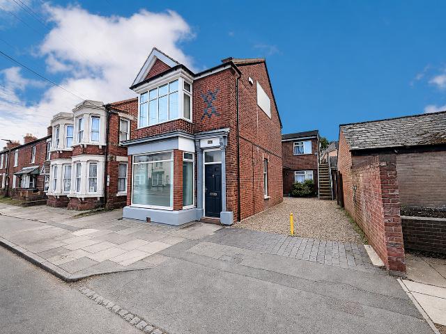 Park Road West, Bedford MK41, 1 bed maisonette to rent, £950 pcm | PrimeLocation