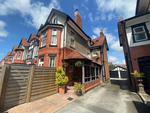 Park Road, Wirral CH48, 1 bed flat to rent, £825 pcm | PrimeLocation
