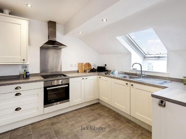 Park Road, Tunbridge Wells TN4, 3 bed flat to rent, £1,500 pcm | PrimeLocation