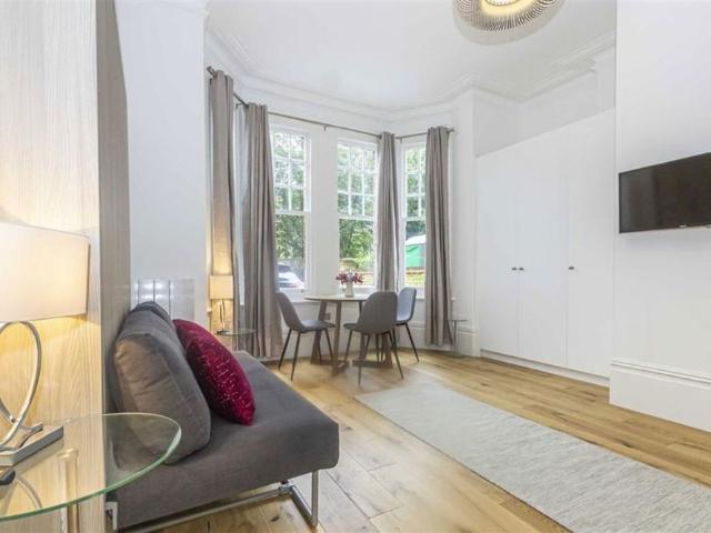 Park Road, TW11, London