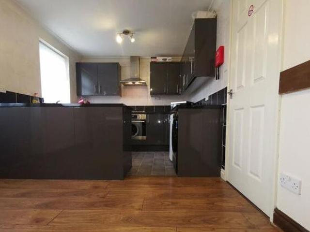 Park Row, Hull, 1 Bedroom House