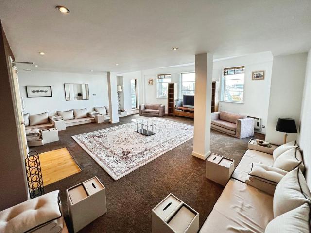Park Row, Leeds, West Yorkshire, UK, LS1 2 bed flat to rent £1,850 pcm £427 pw