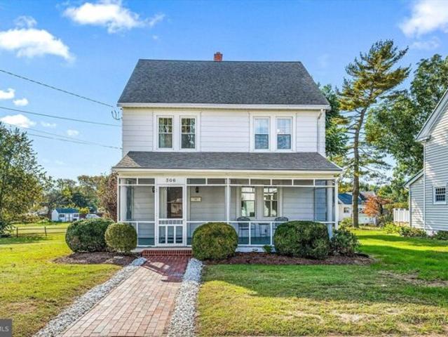 Park Row, Snow Hill, Home For Sale