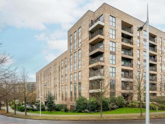 Park Royal, London 2 bed apartment to rent £3,000 pcm £692 pw