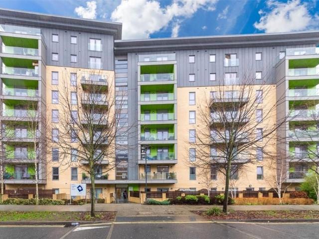 Park Royal, London NW10, 2 bed flat to rent, £2,200 pcm | PrimeLocation