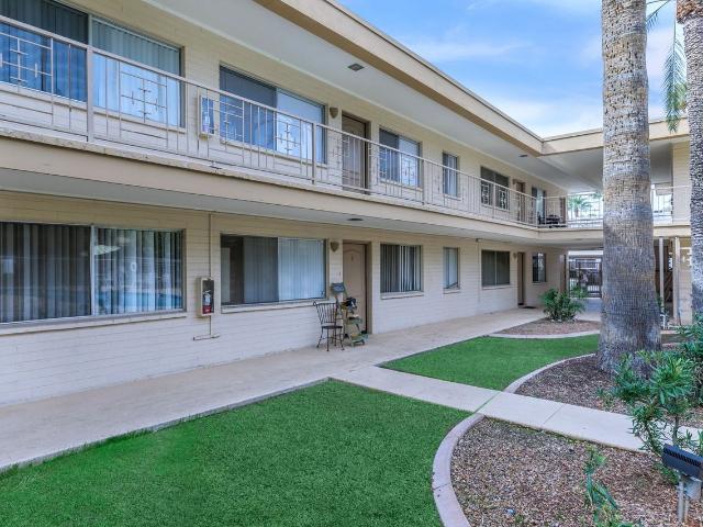 Park Royal 2 Bedroom Apartment for Rent at 3658 N 5th Ave, Phoenix, AZ 85013