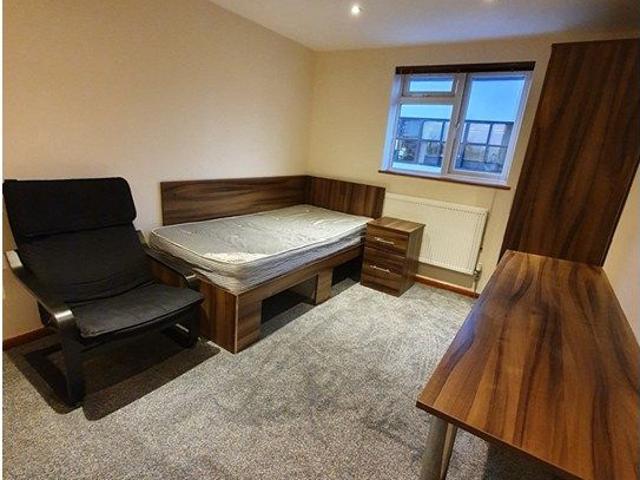 Park St, Luton LU1, Studio to rent, £600 pcm | PrimeLocation