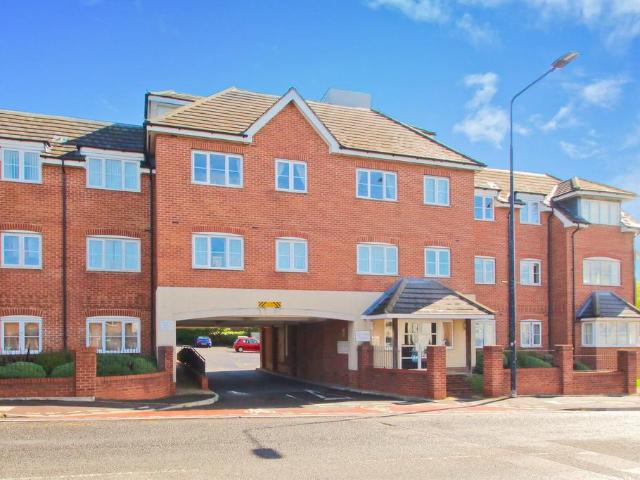 Park Street, Aylesbury HP20 2 bed apartment to rent £1,260 pcm £291 pw