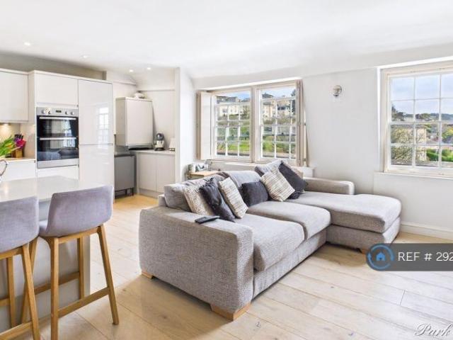Park Street, Bath, BA1 2 bed flat to rent £2,100 pcm £485 pw