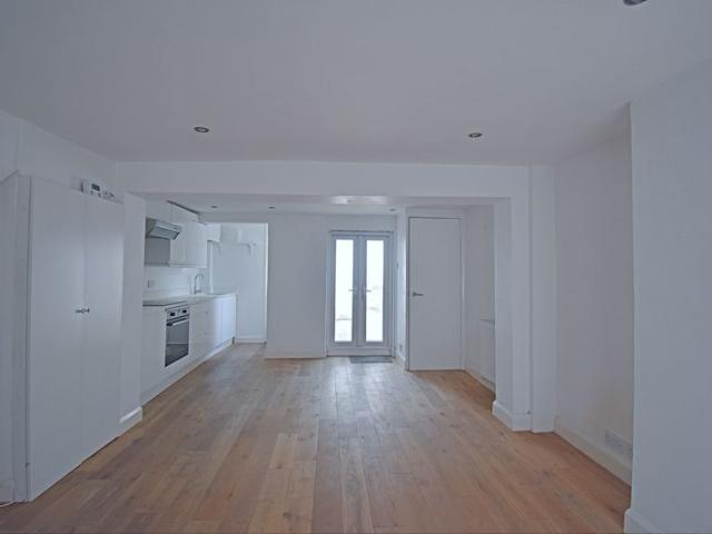 Park Street, Brighton BN2, 3 bed terraced house to rent, £2,000 pcm | PrimeLocation