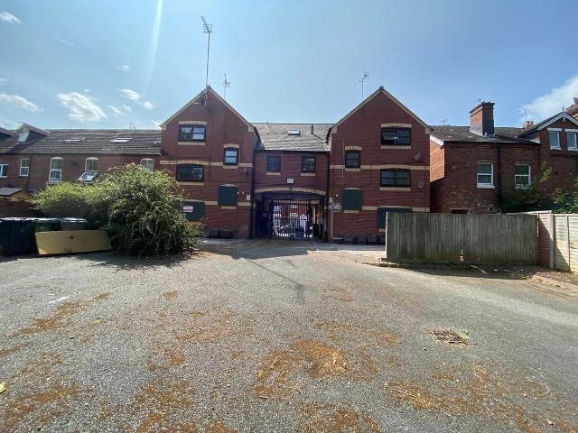 Park Street, Kidderminster DY11, 1 bed flat to rent, £725 pcm | PrimeLocation