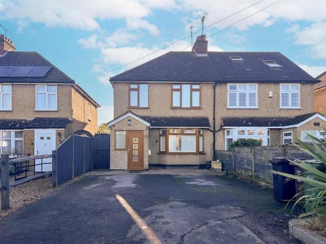 Park Street Lane, Park Street AL2 4 bed house to rent £2,900 pcm £669 pw