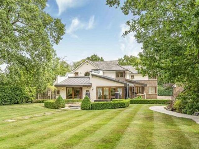 Park Street Lane, Park Street, 5 Bedroom Detached