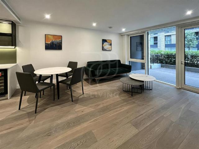 Park Street, London 1 bed flat to rent £3,000 pcm £692 pw