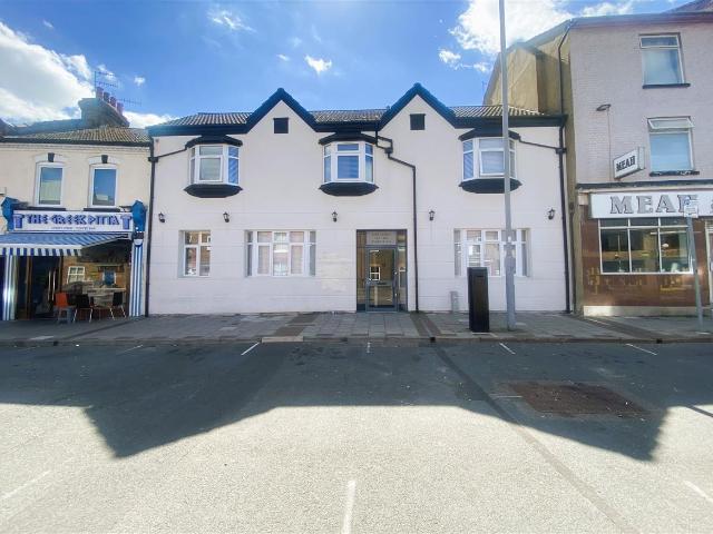 Park Street, Luton LU1, 2 bed flat to rent, £1,400 pcm | PrimeLocation