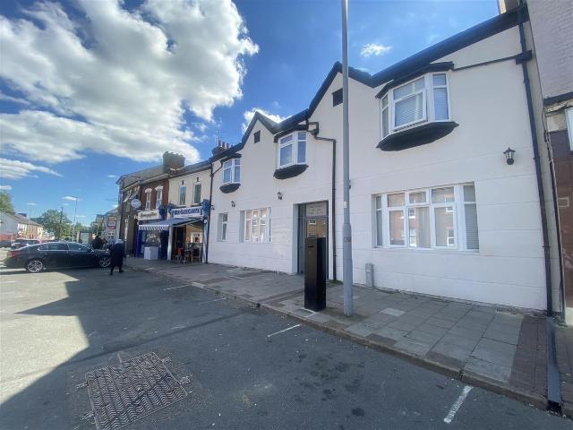 Park Street, Luton LU1, 2 bed flat to rent, £1,400 pcm | PrimeLocation