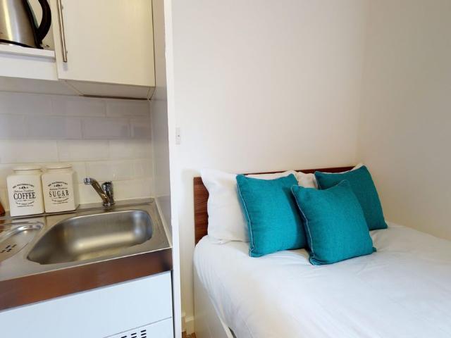 Park Street, Luton LU1, Studio to rent, £720 pcm | PrimeLocation