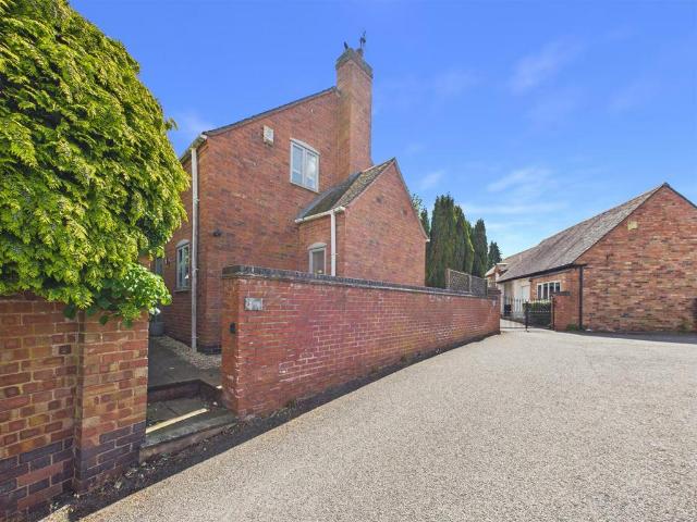 Park Street, Market Bosworth, Nuneaton 4 bed detached house to rent £1,900 pcm £438 pw