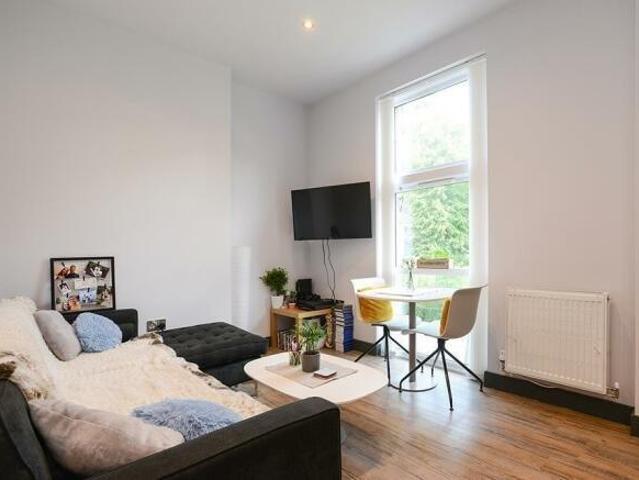 Park Suites, Nottingham NG7 1 bed flat to rent £1,048 pcm £242 pw