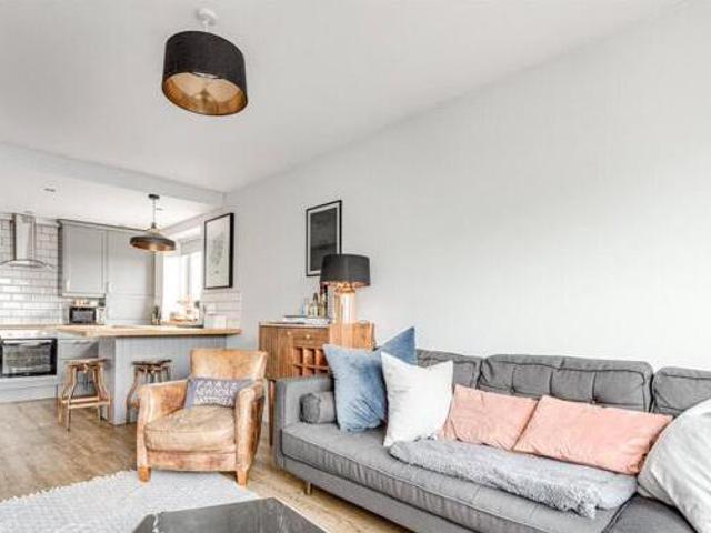 Park South, Austin Road, 3 Bedroom Flat